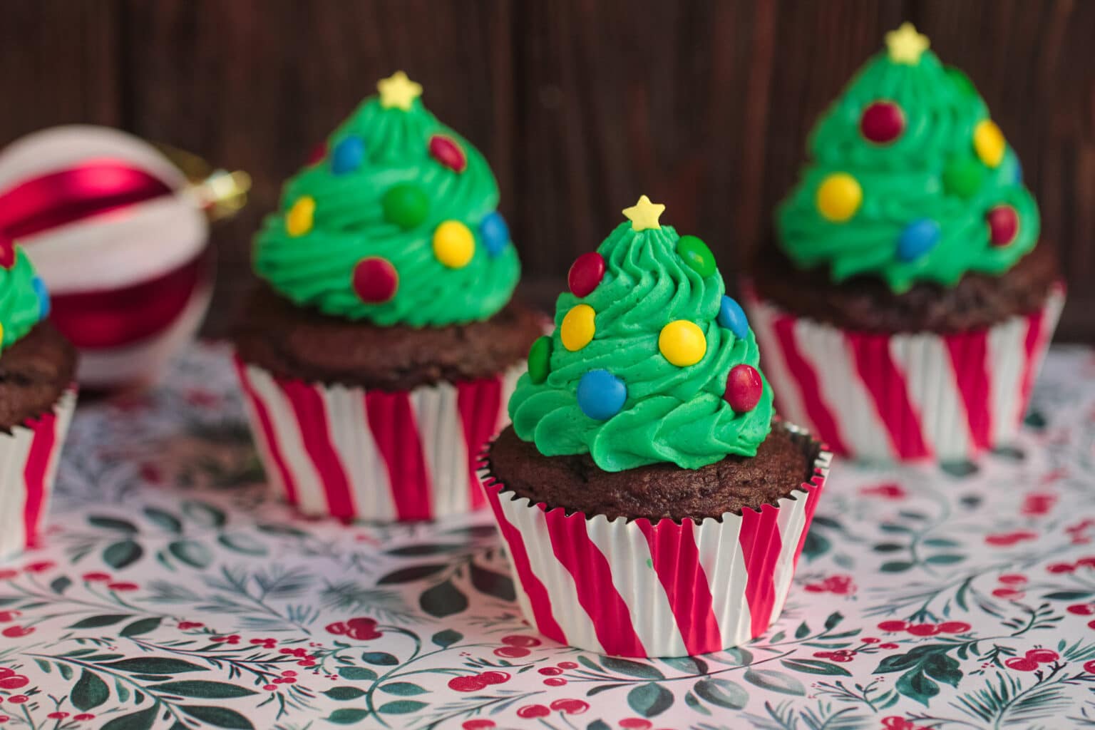 Christmas Tree Cupcakes - Life Love Liz